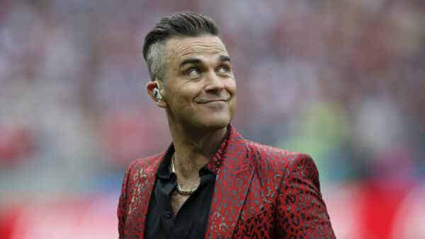 Wie eine Comicfigur: Robbie Williams packt über Schönheits-OPs aus